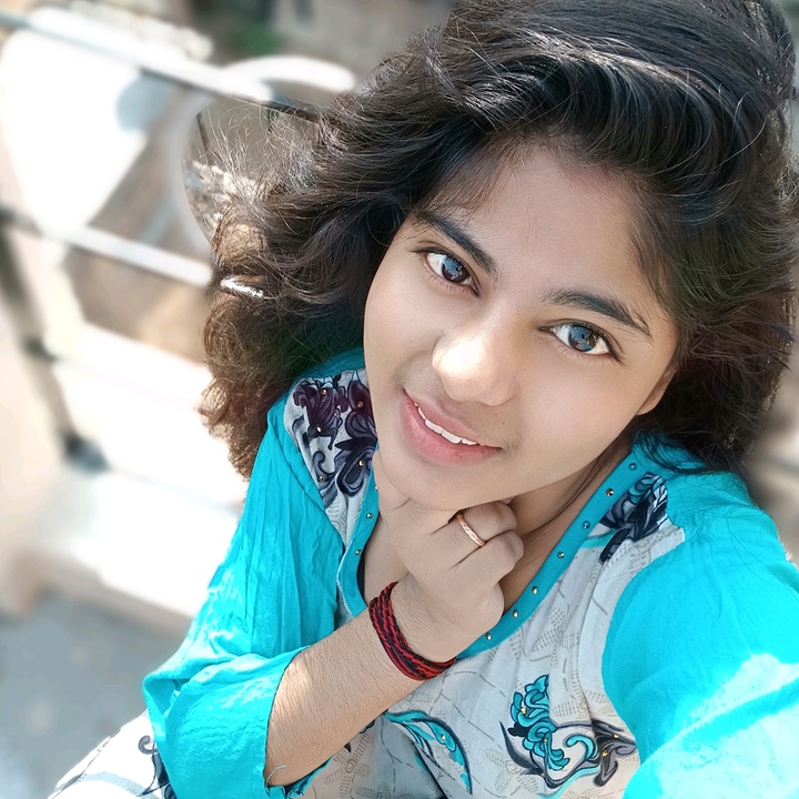 Megha Roy's Instagram, Twitter & Facebook on IDCrawl