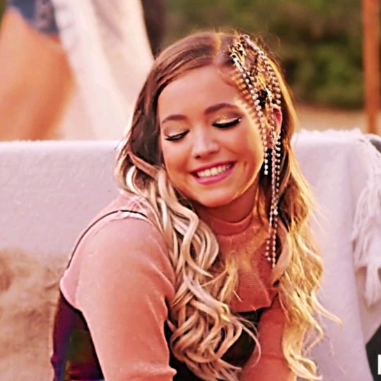 🦄 @mia.on.netflix - Go! Vive a tu manera fp - TikTok