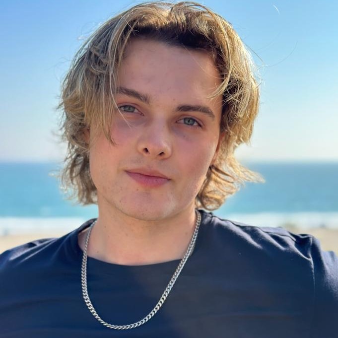 🦄 @lukeharrisonofficial - Luke Harrison - TikTok