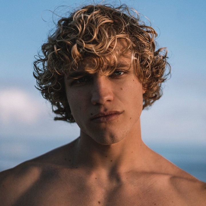 Snacc ?fypシ gym aesthetics lgbtq @blondieboyyy - TikTok