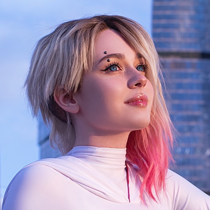 Gwen stacy with ginger hair?? @ravvcorn413 - ТикТок