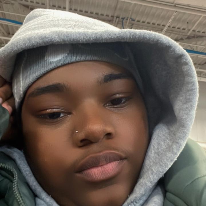 ☆ZAZA☆ (@itsthereal_zah) - Urlebird