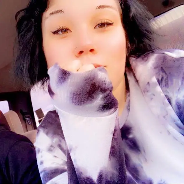 Ivy Leonard (@ivyleonard) - Urlebird