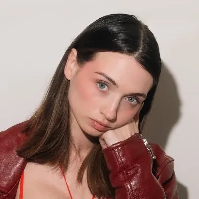 Brooke Tilli (@brooketilli) - Urlebird