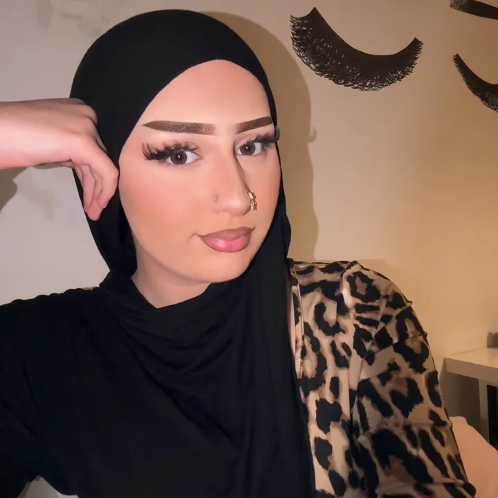 Zeyno (@zeynohijabi58) - Urlebird