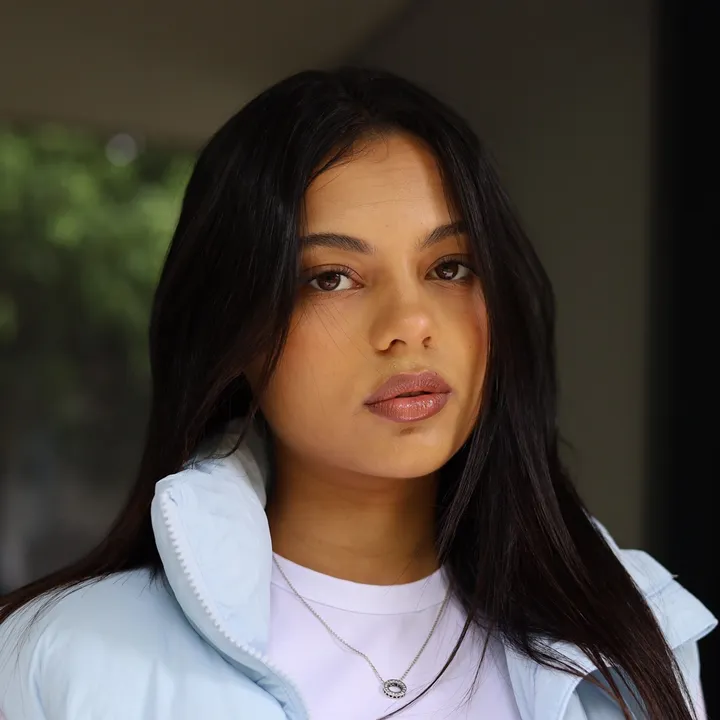 Aneeka Papier (@aneekasulaiman) - Urlebird