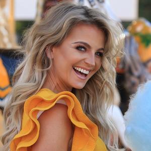 LEAH SA [Official]- @leahmusieksa TikTok 分析|プロフィール、動画、ハッシュタグ | Exolyt