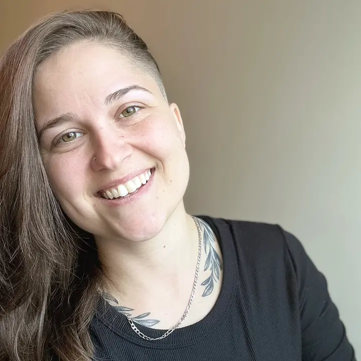 Jen Ross (@jenrossofficial) - Urlebird