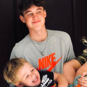 Reef - @ calvin_reef TikTok Analitik | Profil, video & tagar | Exolyt