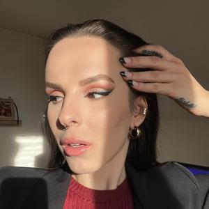 Michelle Trnková- @michelletrnkova TikTok 分析|プロフィール、動画、ハッシュタグ | Exolyt