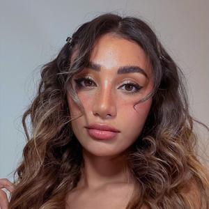 Laryn Budi - @larynbudi2 TikTok Analytics | Profile, videos & hashtags ...