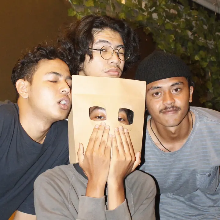 paperbagband (@paperbagbandofficial) - Urlebird